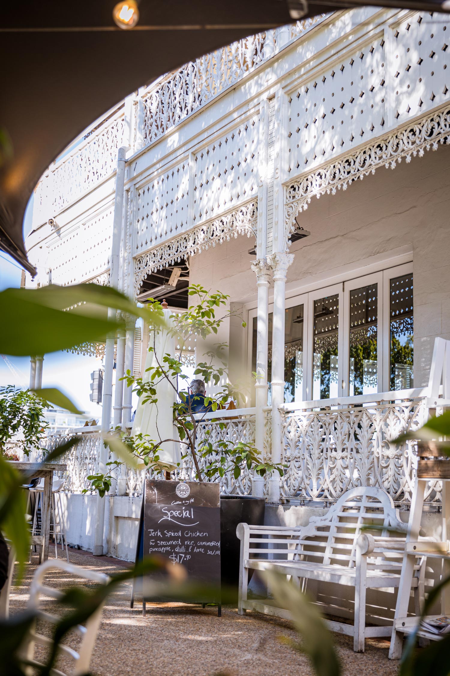 River Road Cafe | Regatta Hotel