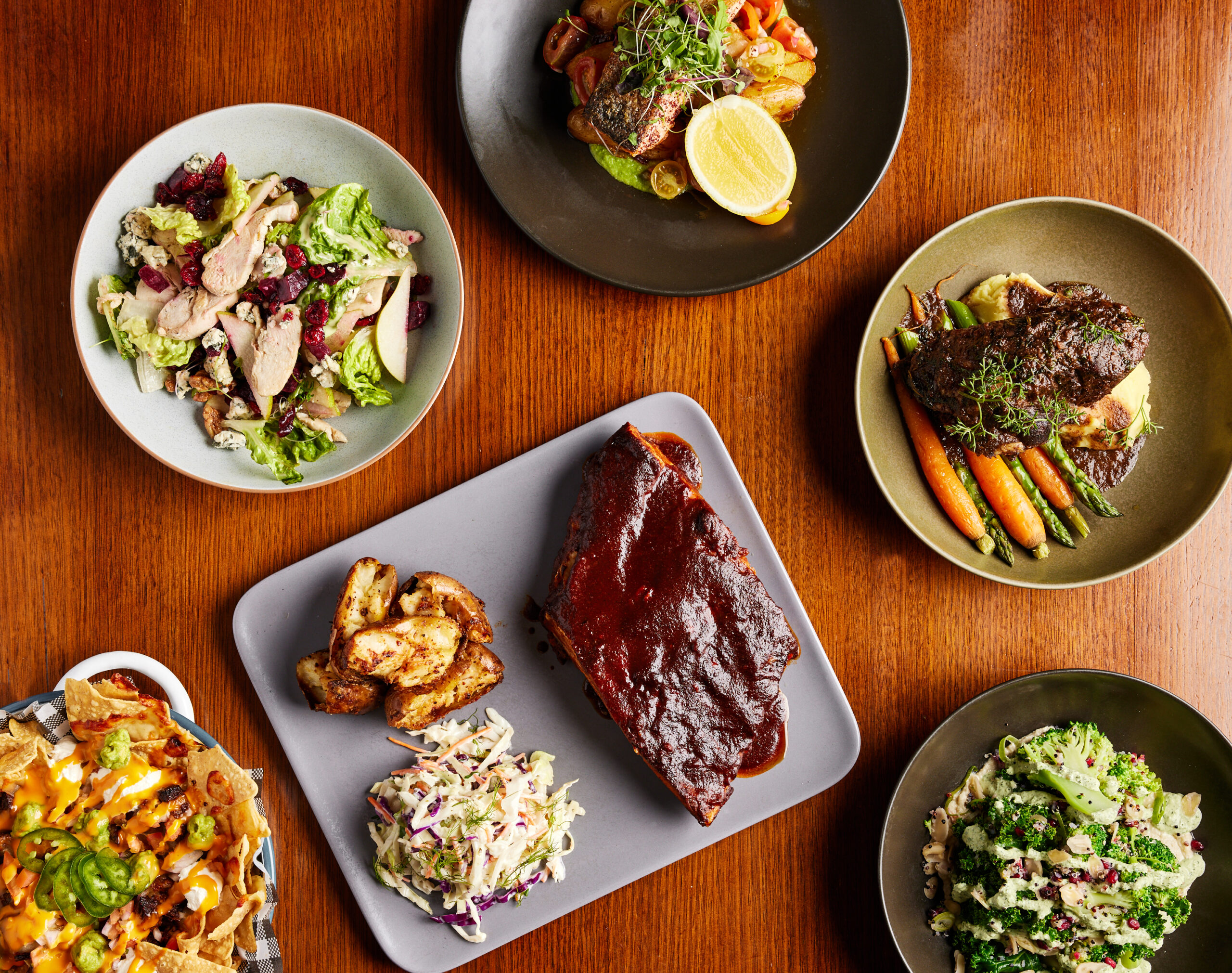 River Road Cafe | Regatta Hotel